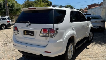 Girassol Veículos :: HILUX SW4 2.7 SR 4X2 16V FLEX 4P AUTOMÁTICO